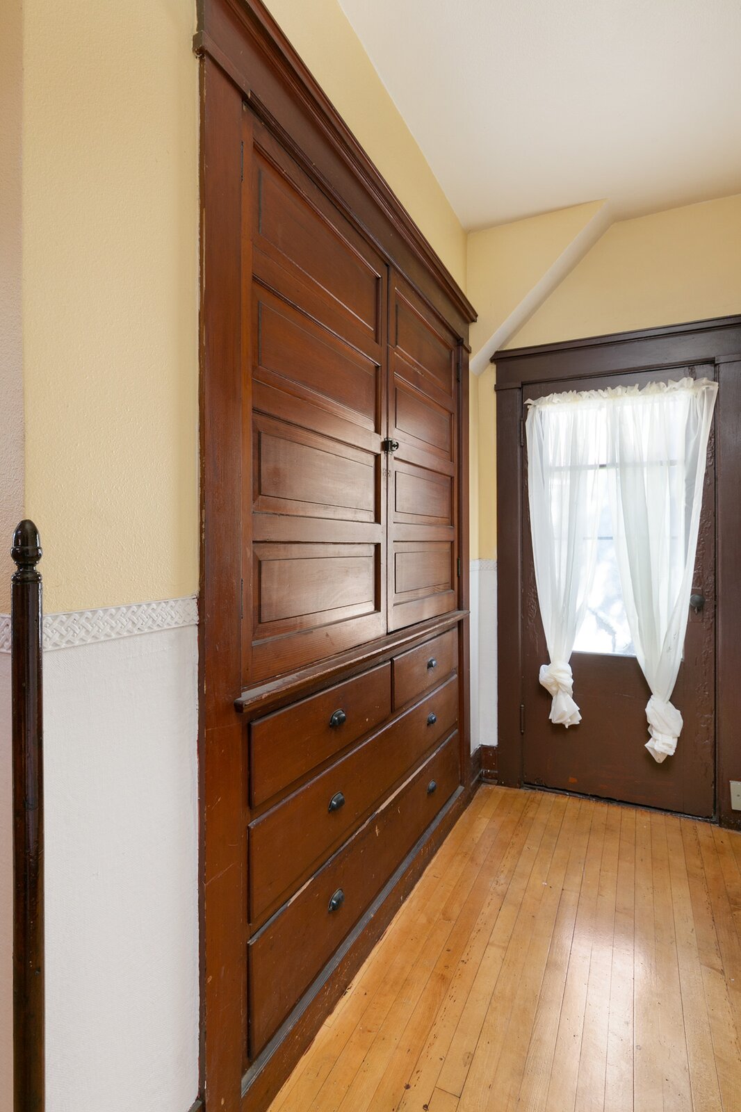 Photo 10 of 24 in The Raphael House by Luxury Homes & Lifestyle - Dwell