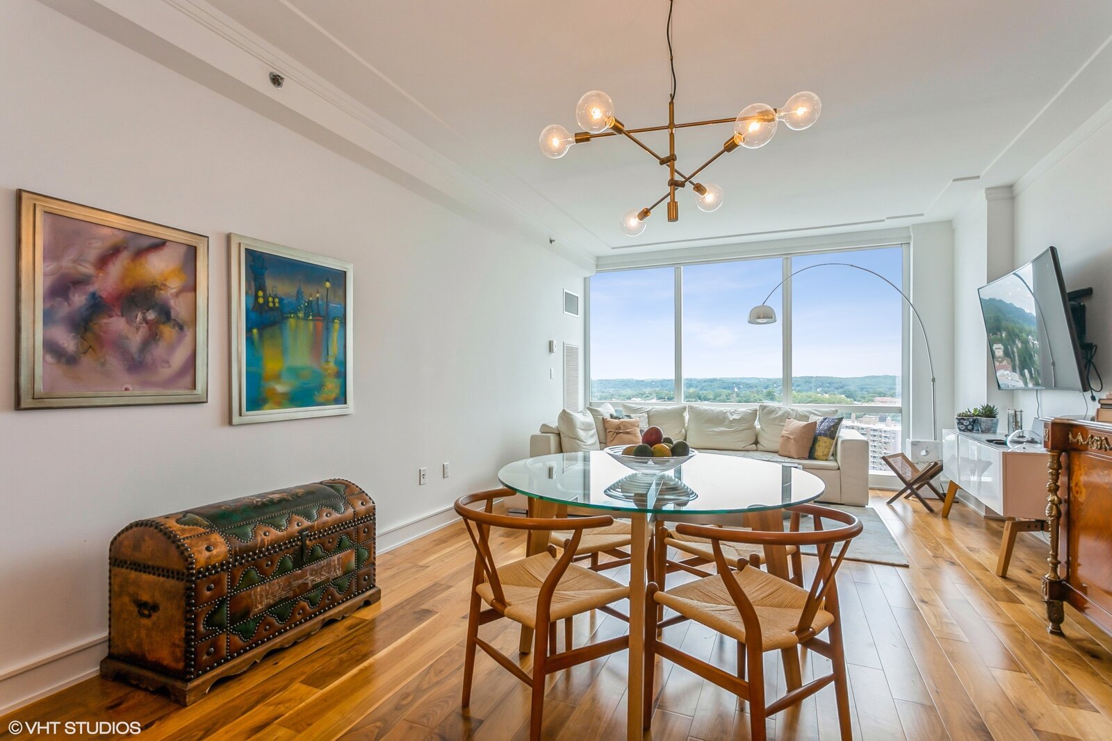 Photo 6 of 12 in Immaculate Westchester Unit Inside The Ritz-Carlton ...