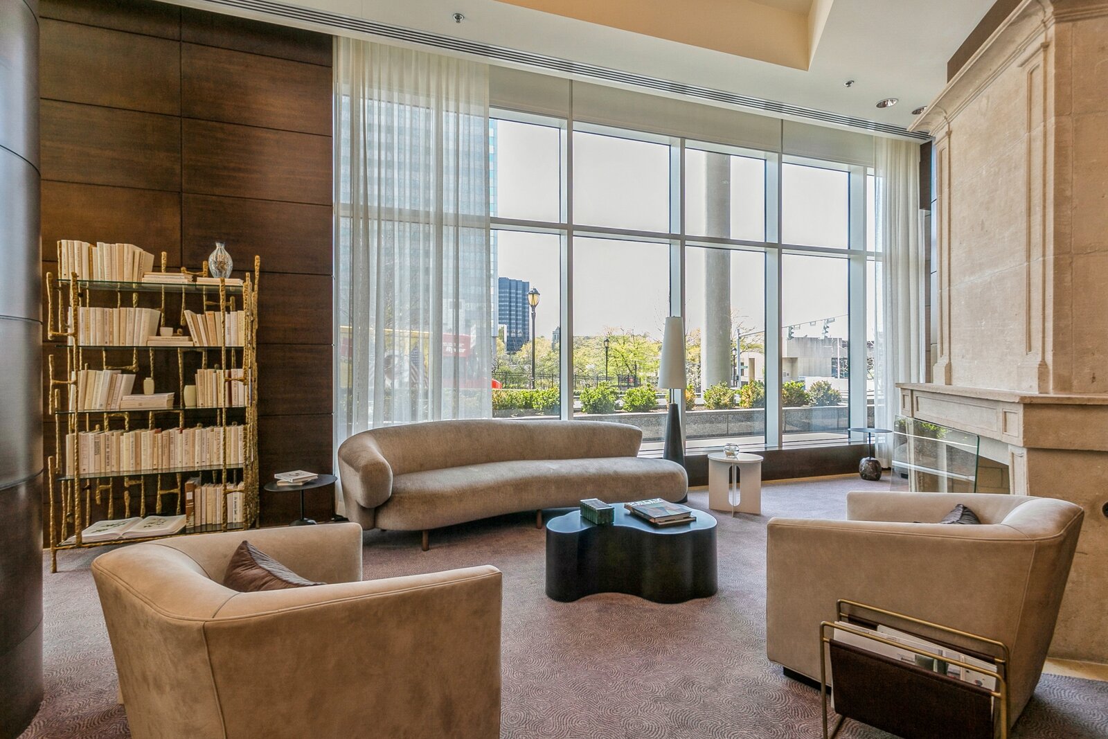 Photo 10 of 12 in Immaculate Westchester Unit Inside The Ritz-Carlton ...