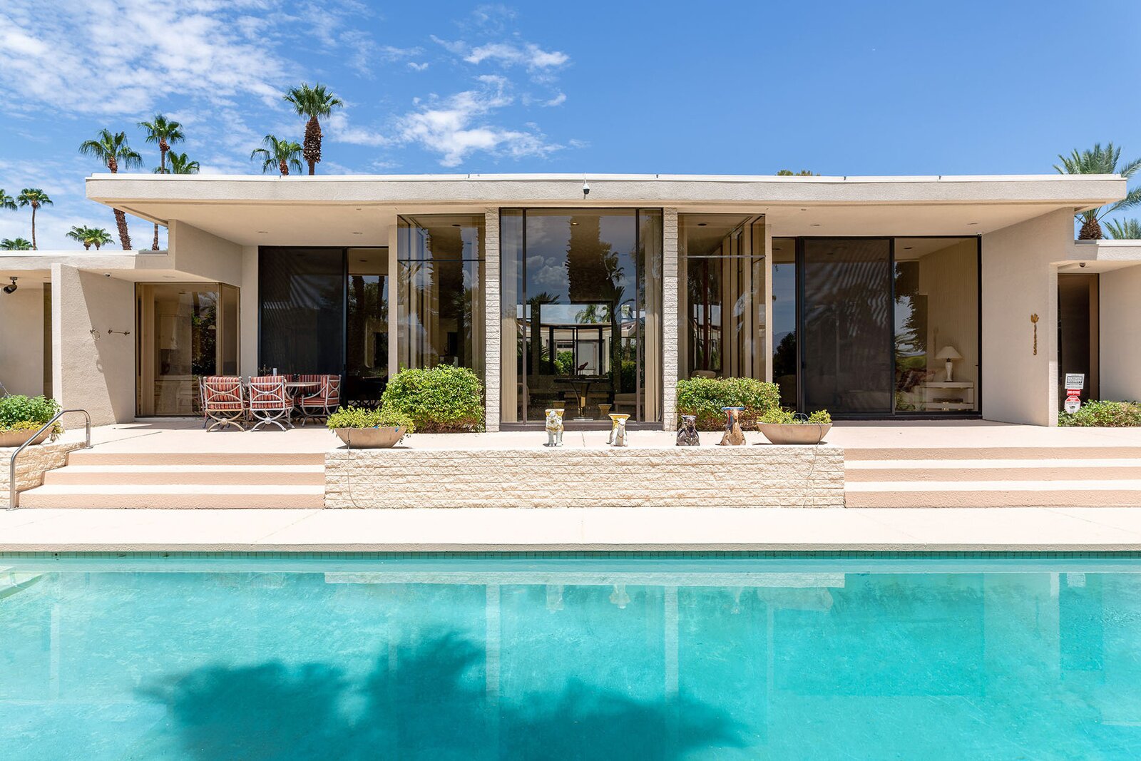 Photo 1 of 15 in Tamarisk Country Club Home Designed by Stan Sackley by ...