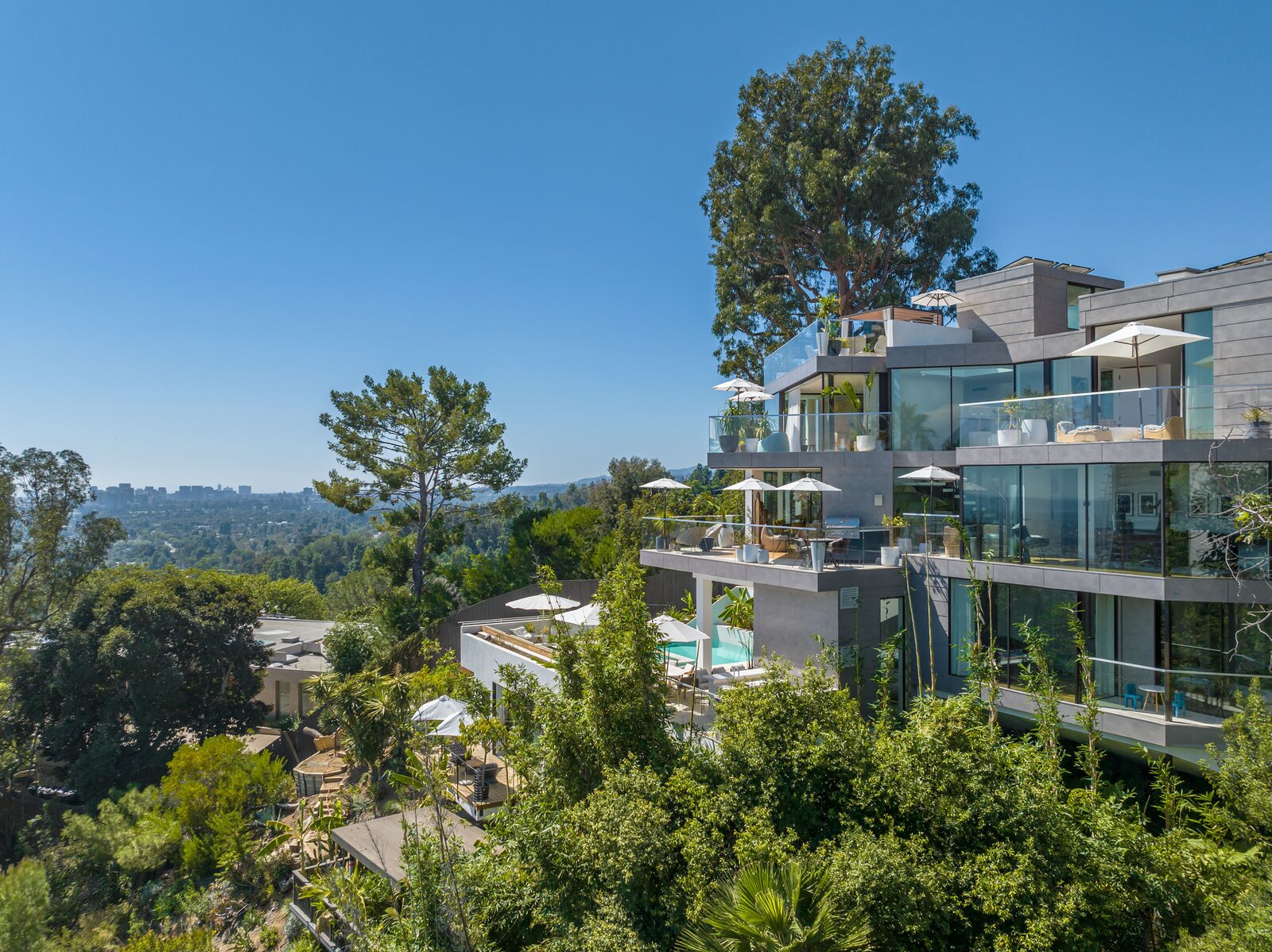 Photo 1 of 56 in Stunning Architectural Marvel in the Bird Streets by ...