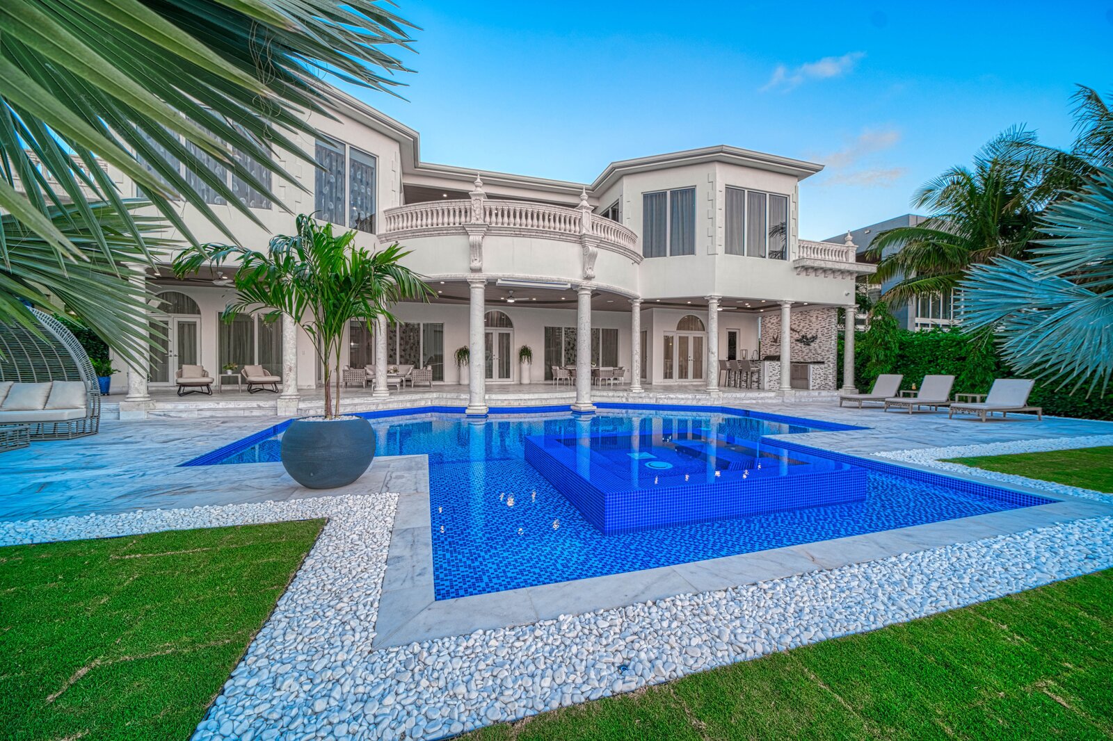 Photo 9 of 9 in Magnificent Custom-Built Estate Lists in Golden Beach ...