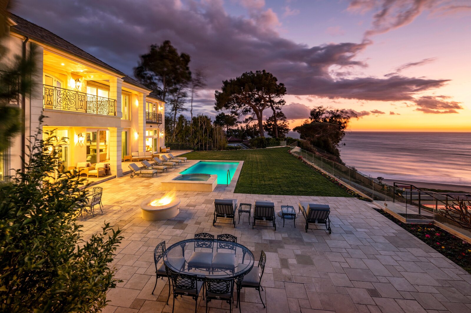 Photo 1 of 14 in A Look Inside a Gorgeous Estate with Sprawling Views ...