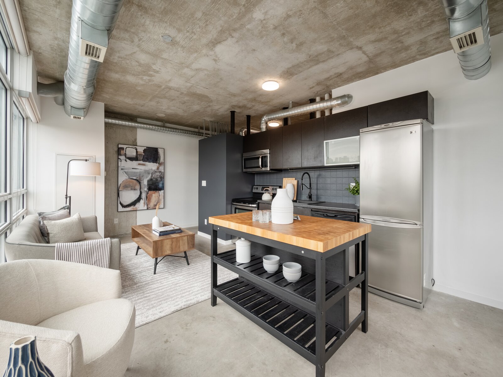 Photo 7 of 9 in Elevating Urban Living: A Unique Loft Experience ...