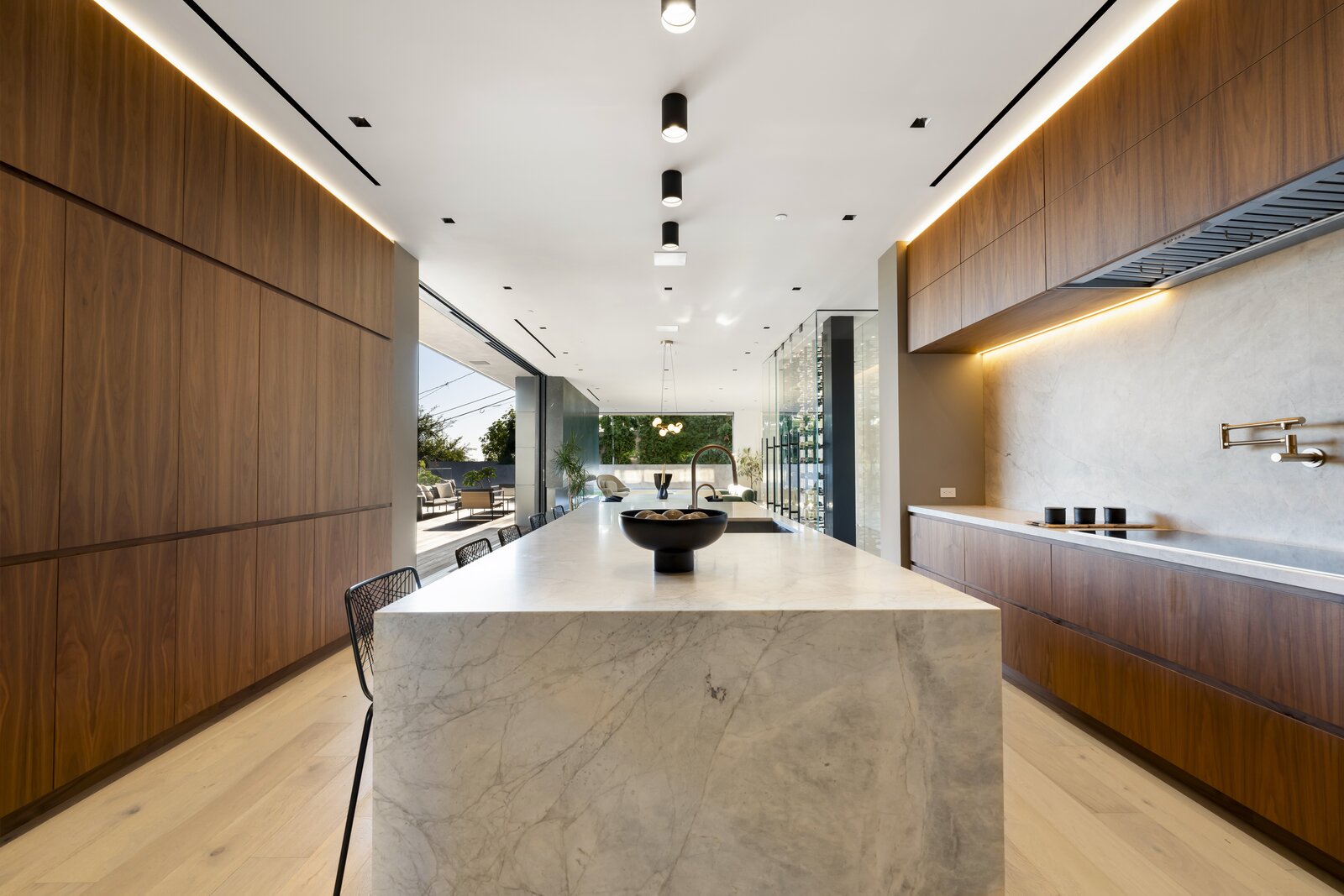 Photo 20 of 39 in The Elysian House in South Pasadena by Luxury Homes ...