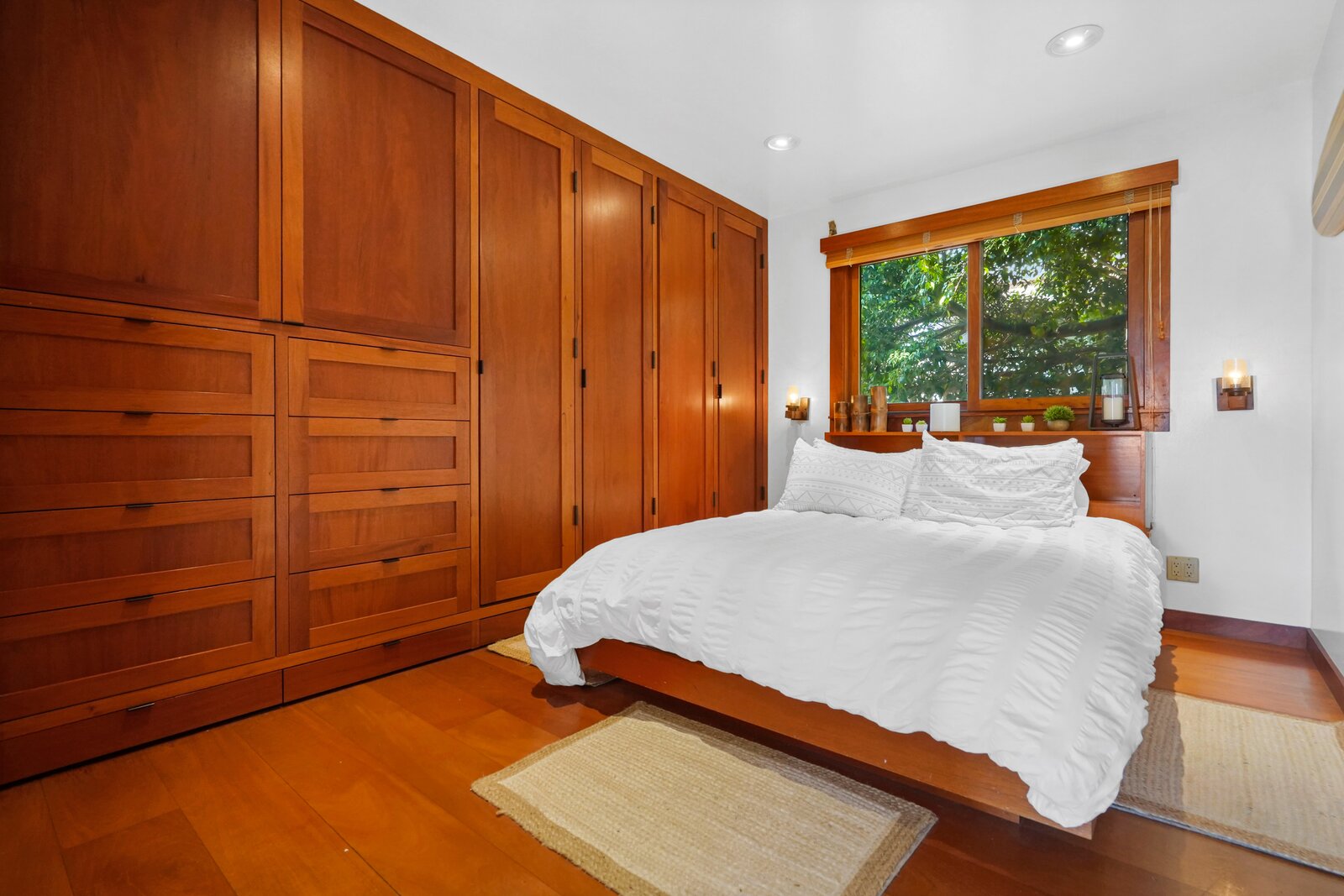 Photo 11 of 24 in A Glimpse Inside Donald Sutherland's Immaculate Beach ...