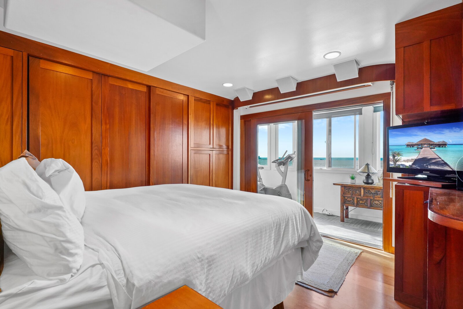 Photo 14 of 24 in A Glimpse Inside Donald Sutherland's Immaculate Beach ...