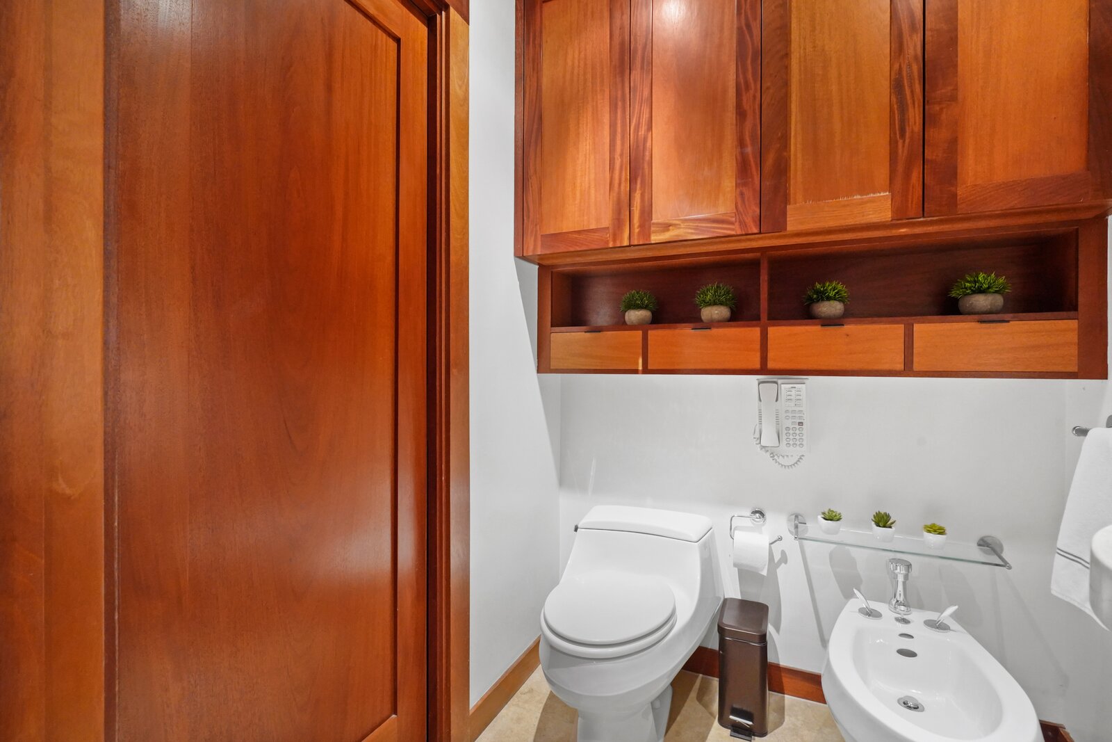 Photo 19 of 24 in A Glimpse Inside Donald Sutherland's Immaculate Beach ...