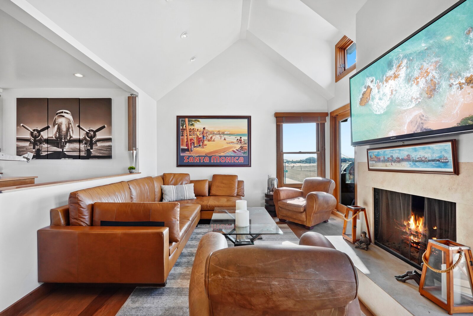 Photo 4 of 24 in A Glimpse Inside Donald Sutherland's Immaculate Beach ...