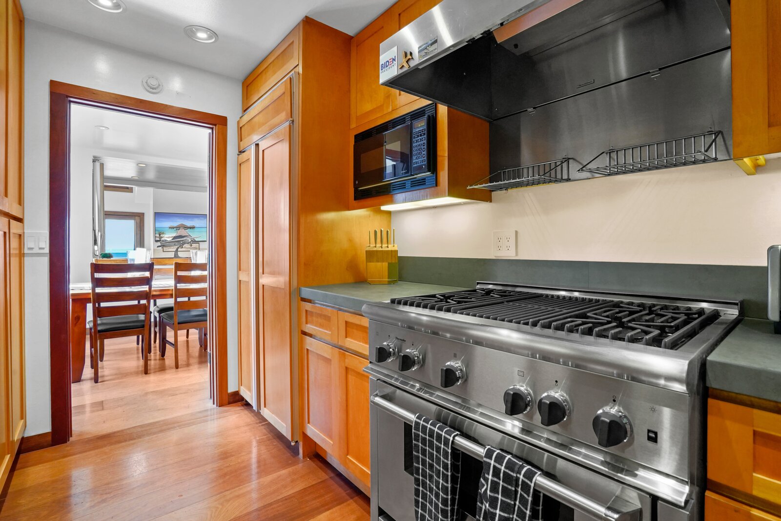 Photo 10 of 24 in A Glimpse Inside Donald Sutherland's Immaculate Beach ...