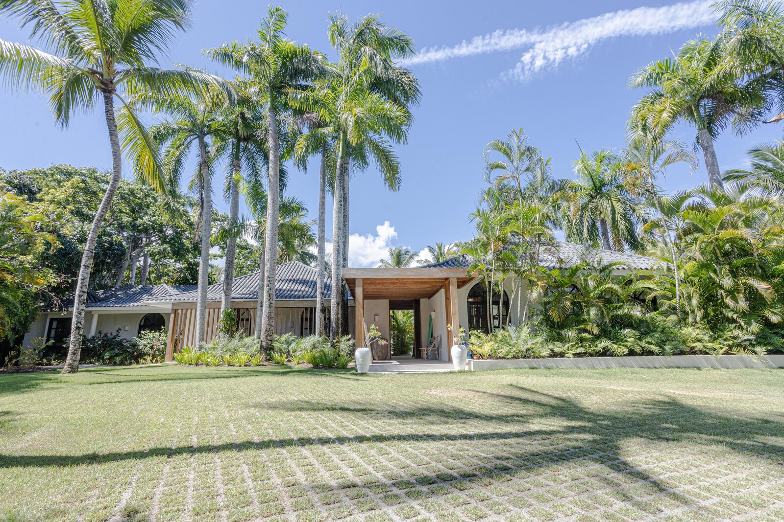 Photo 4 of 21 in Seaside Elegance: Sea Horse Ranch's Coastal Gem by ...