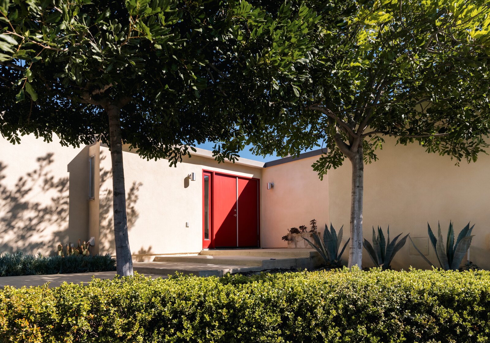 Photo 2 of 46 in Richard Neutra's Adler House: Iconic Architecture and ...