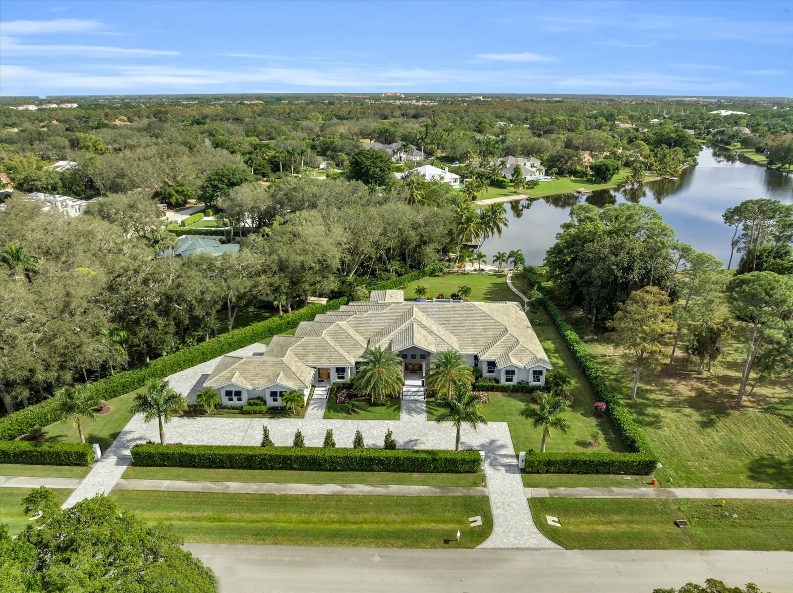 Photo 1 of 36 in A Glimpse into One of Naples' Finest Estates by Luxury ...