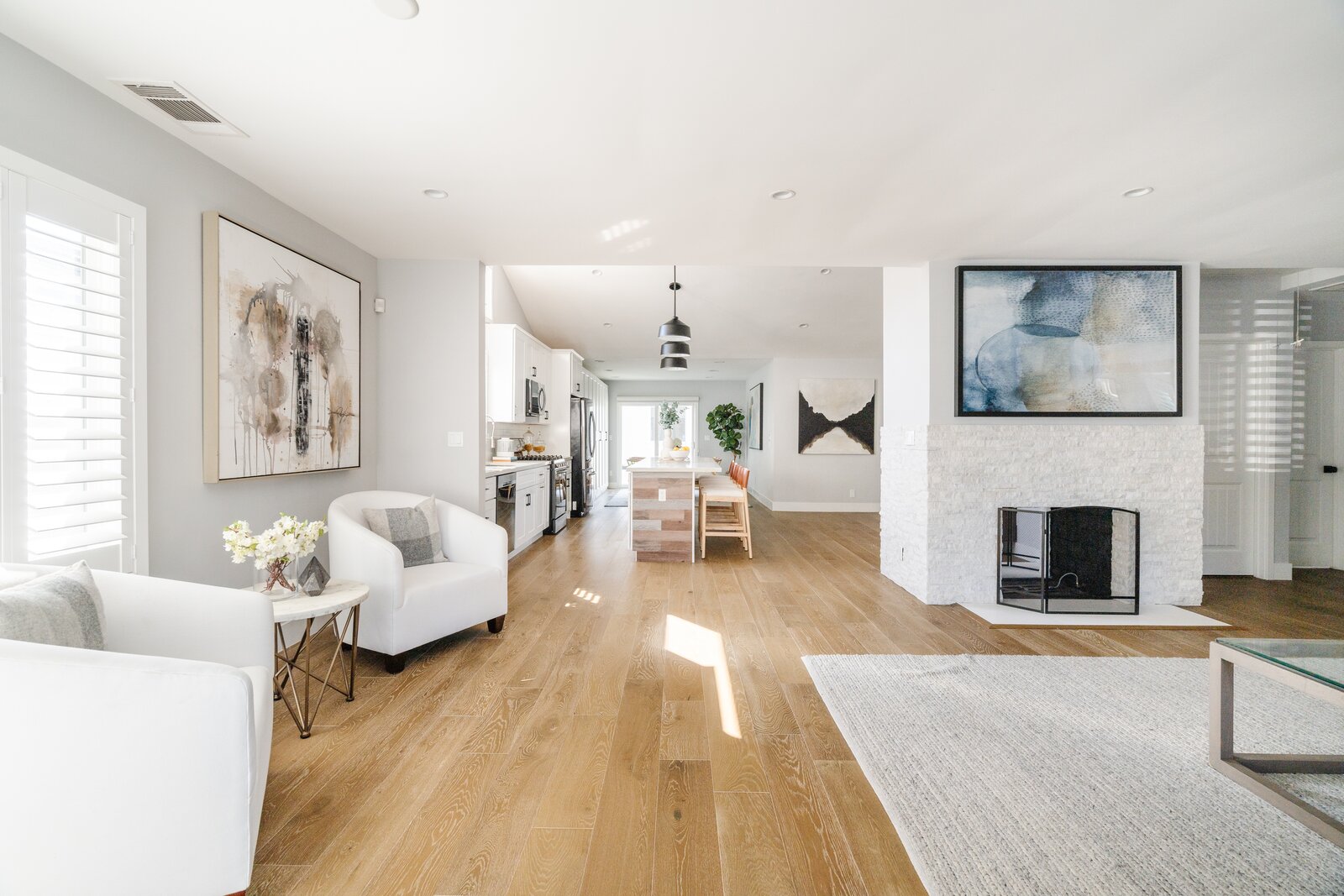 Photo 9 of 22 in Take a Look Inside This Gem in Studio City by Luxury ...