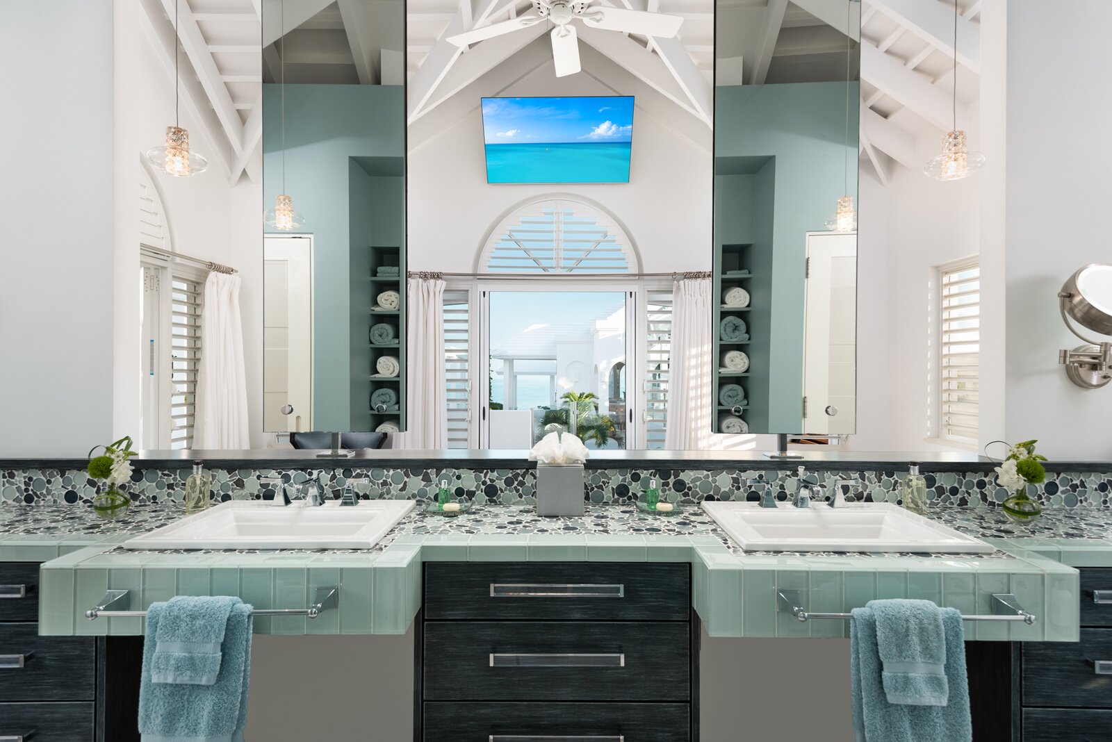 Photo 9 of 25 in This $23 Million Turks & Caicos Oasis Has 190 Feet of ...