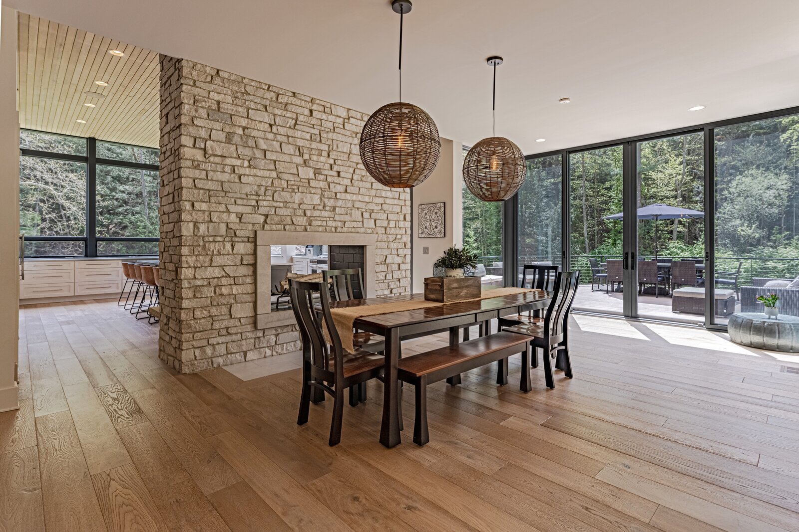 Photo 12 of 46 in A Modernist Architectural Vision Immersed in Sublime ...