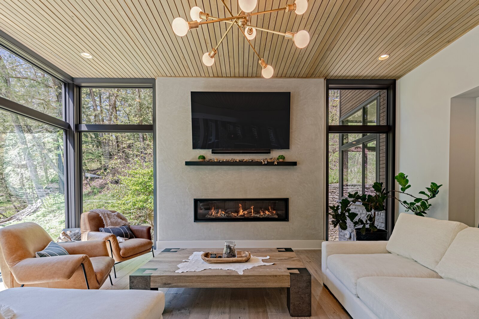 Photo 14 of 46 in A Modernist Architectural Vision Immersed in Sublime ...