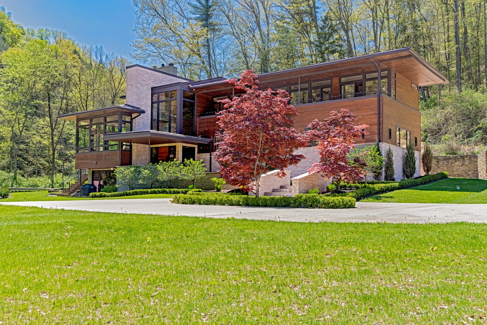 Photo 6 of 46 in A Modernist Architectural Vision Immersed in Sublime ...