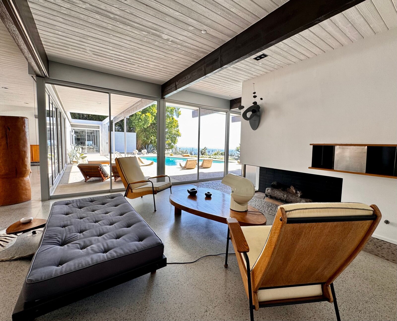 Photo 5 of 16 in See this An Iconic Richard Neutra-Designed Home With ...