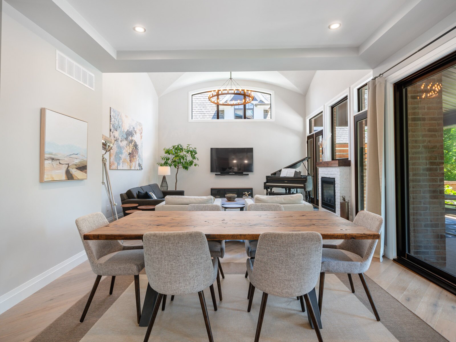 Photo 9 of 168 in Ancaster's Modern Marvel: A Luxurious Home with ...