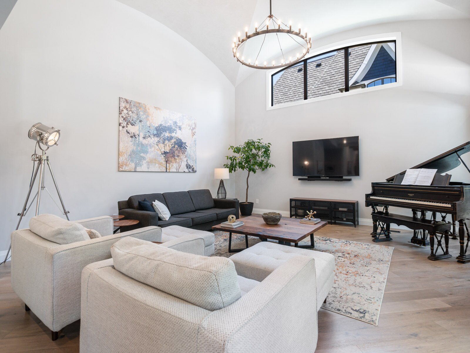 Photo 13 of 168 in Ancaster's Modern Marvel: A Luxurious Home with ...