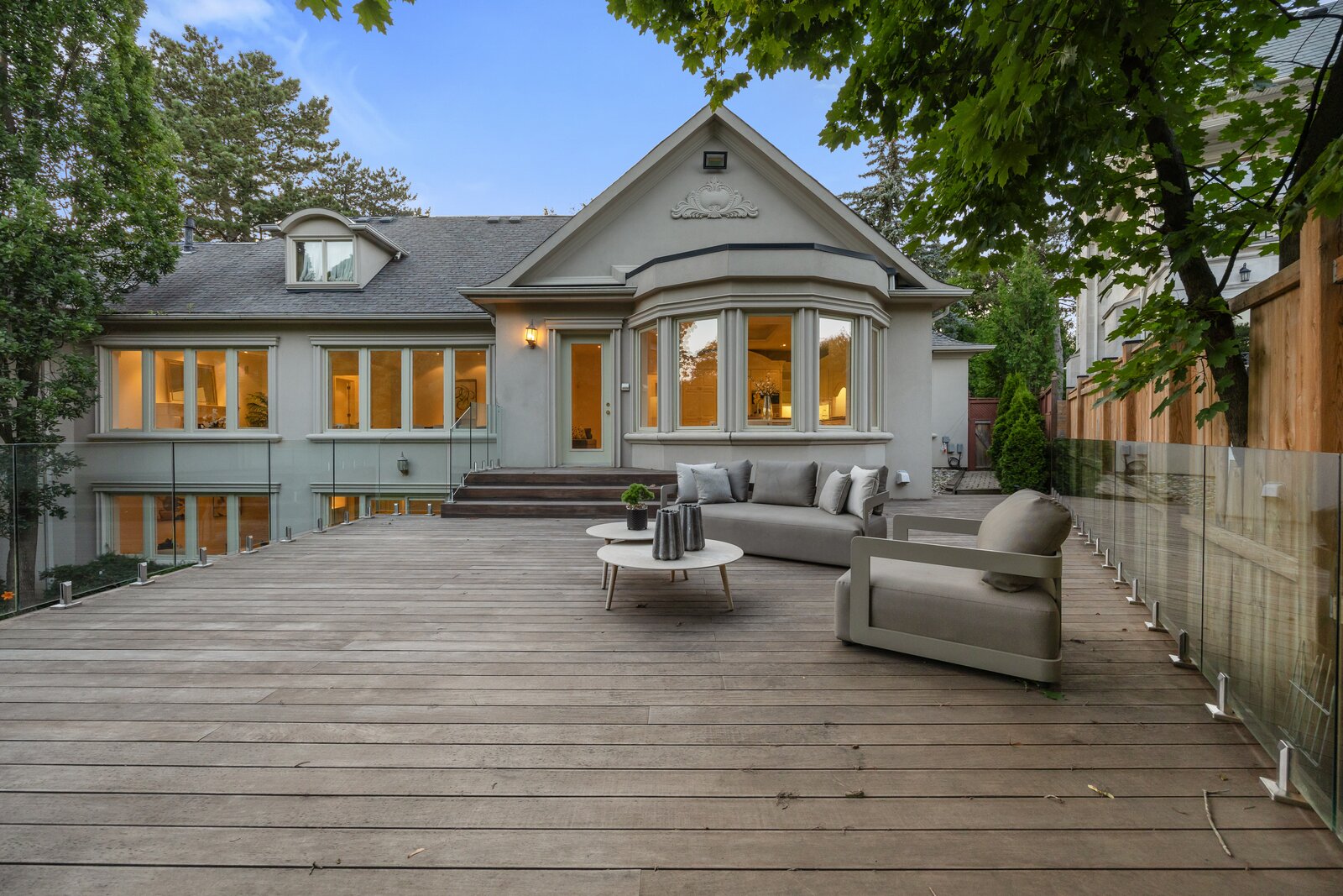 Photo 20 of 22 in Discover Luxury Living in Toronto Estate by Luxury ...