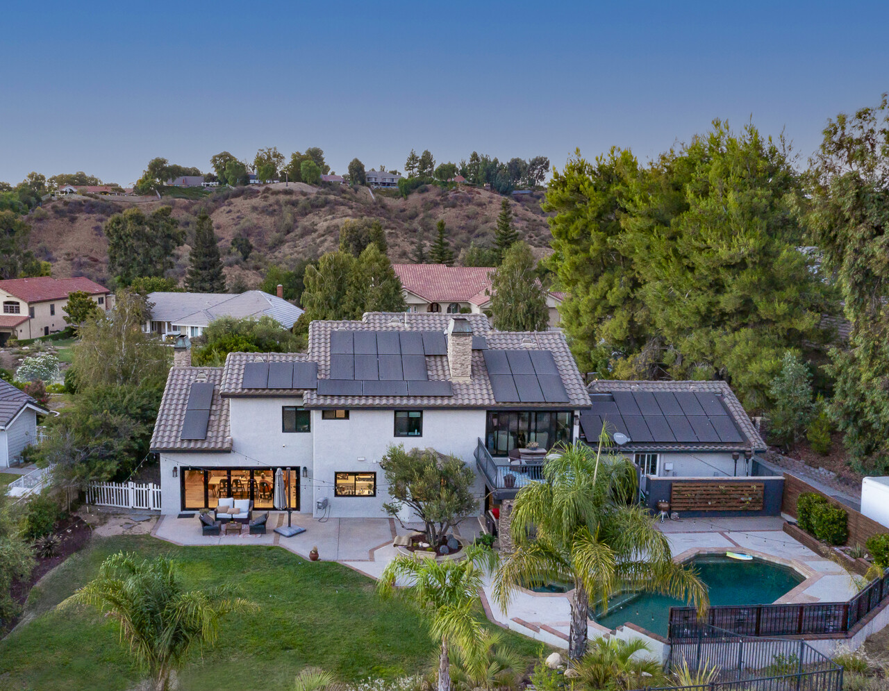 Photo 1 of 19 in Discover the Art of Fine California Living in a ...