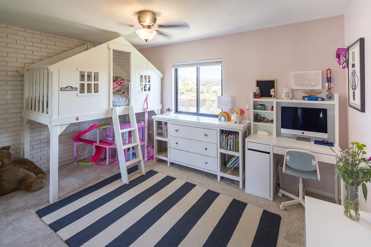 Photo 11 of 19 in Discover the Art of Fine California Living in a ...