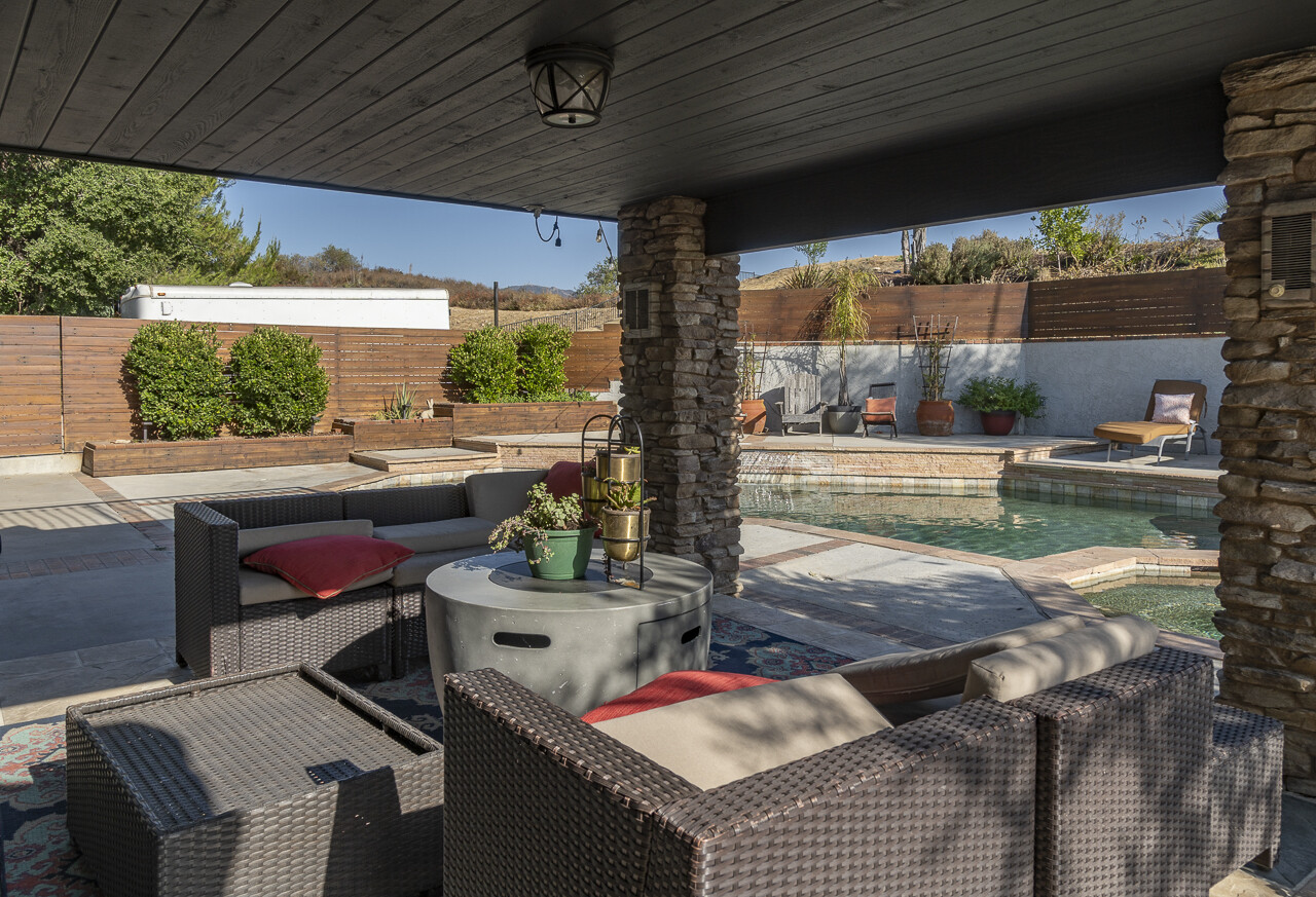 Photo 17 of 19 in Discover the Art of Fine California Living in a ...