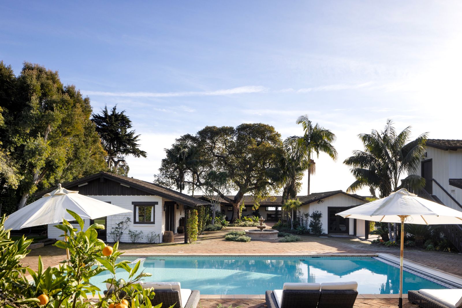 Photo 5 of 19 in Santa Barbara Luxury Redefined: A Hope Ranch Haven by ...