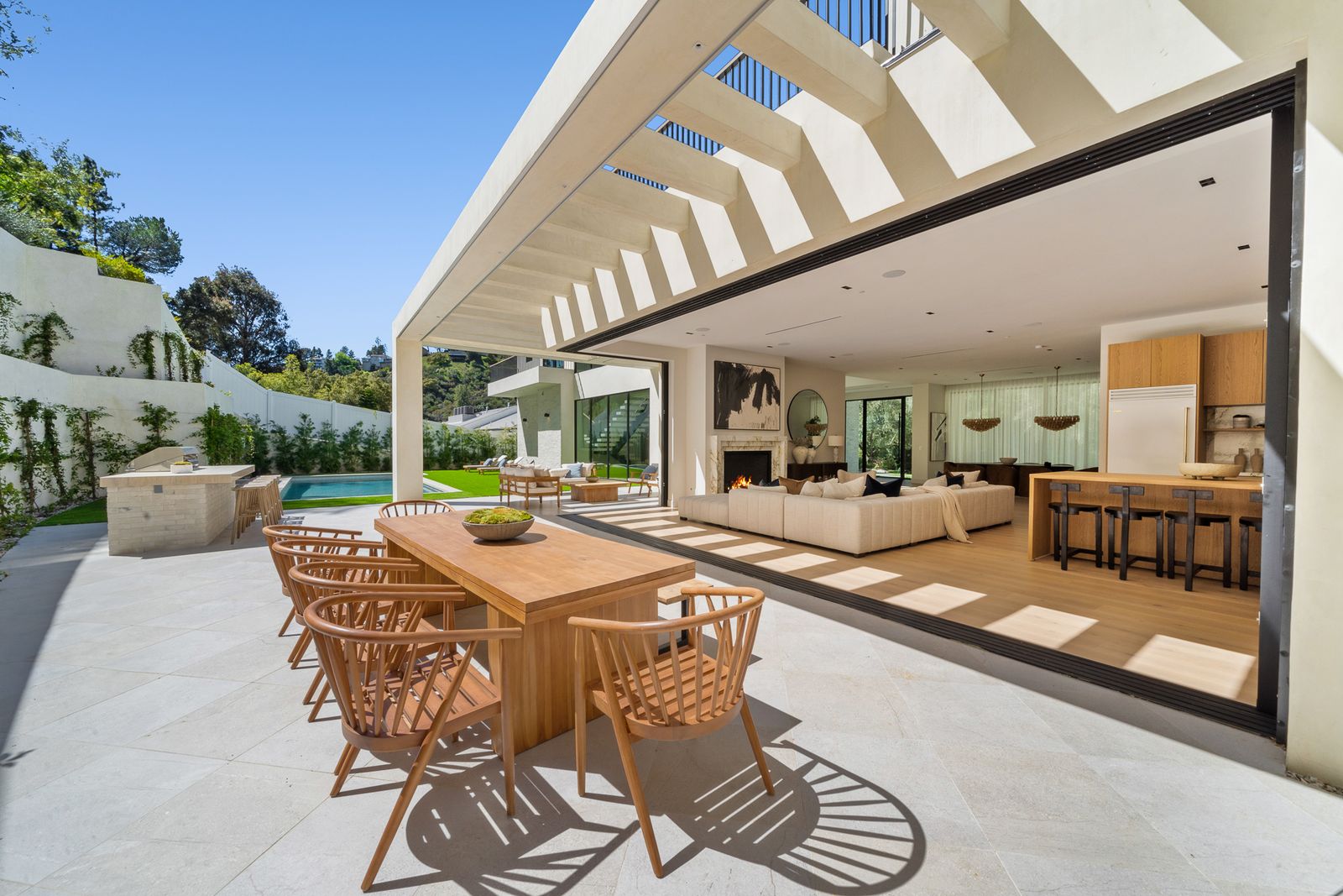 Photo 2 of 35 in Inside a Thoughtfully Designed Architectural Retreat ...