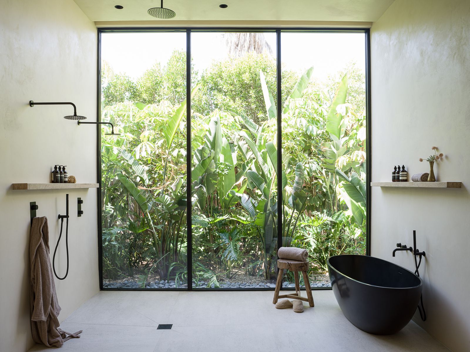 Photo 7 of 22 in Organic Modernism Finds Its Form in Woodland Hills by ...