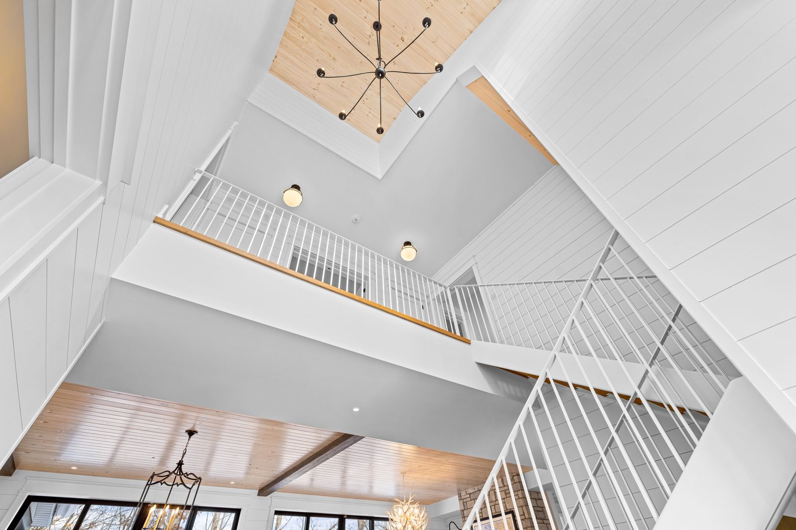 Photo 3 of 11 in The Gloucester Pool Retreat: A Year-Round Waterfront ...