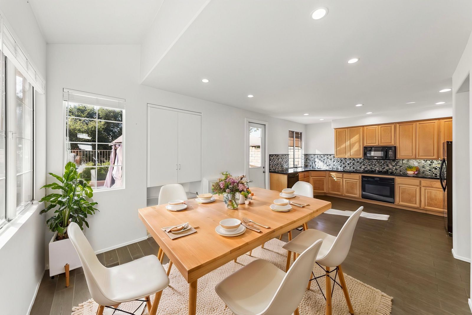 Photo 2 of 7 in Inside a Thoughtfully Designed Home Where Style and ...