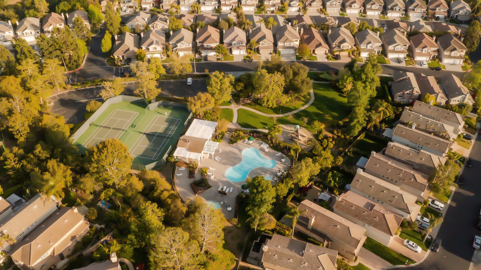 Photo 6 of 7 in Inside a Thoughtfully Designed Home Where Style and ...