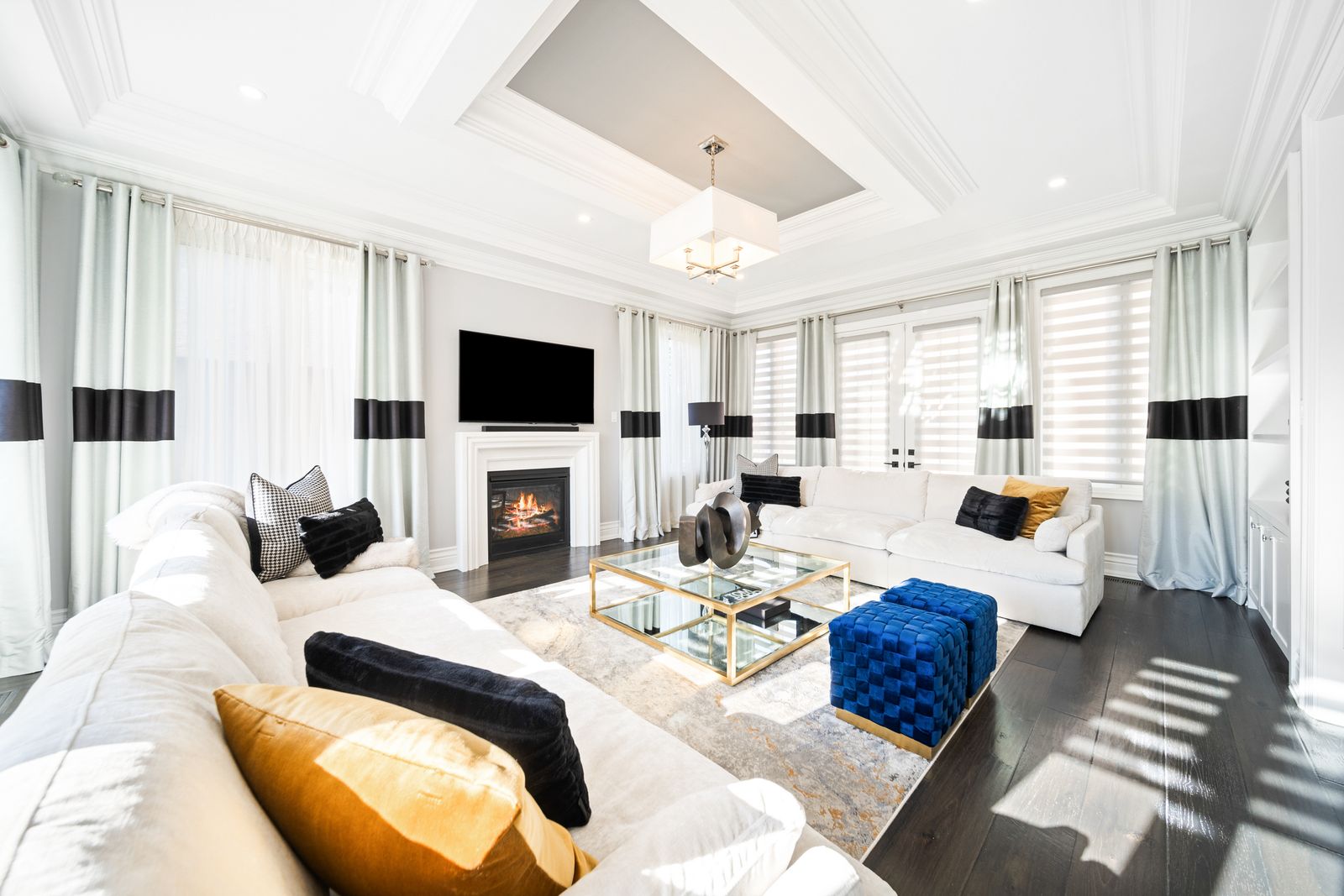 Photo 20 of 32 in Elegant Custom Estate with Resort-Style Outdoor ...
