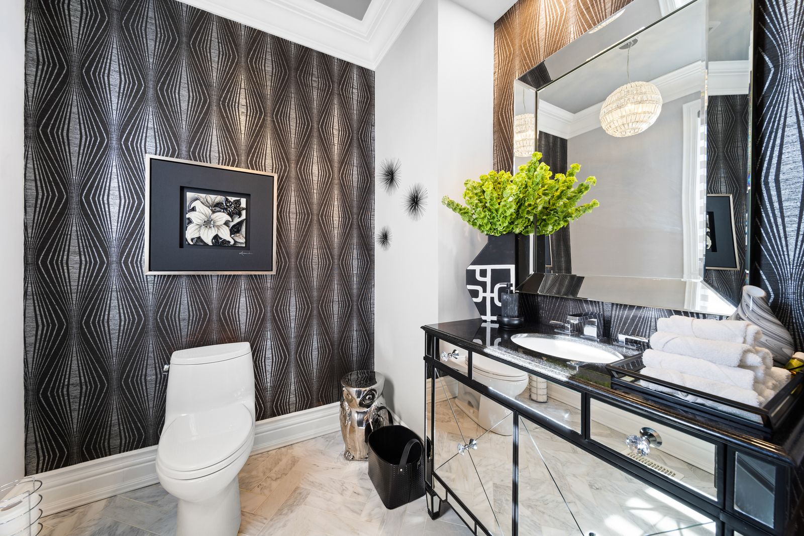 Photo 10 of 32 in Elegant Custom Estate with Resort-Style Outdoor ...