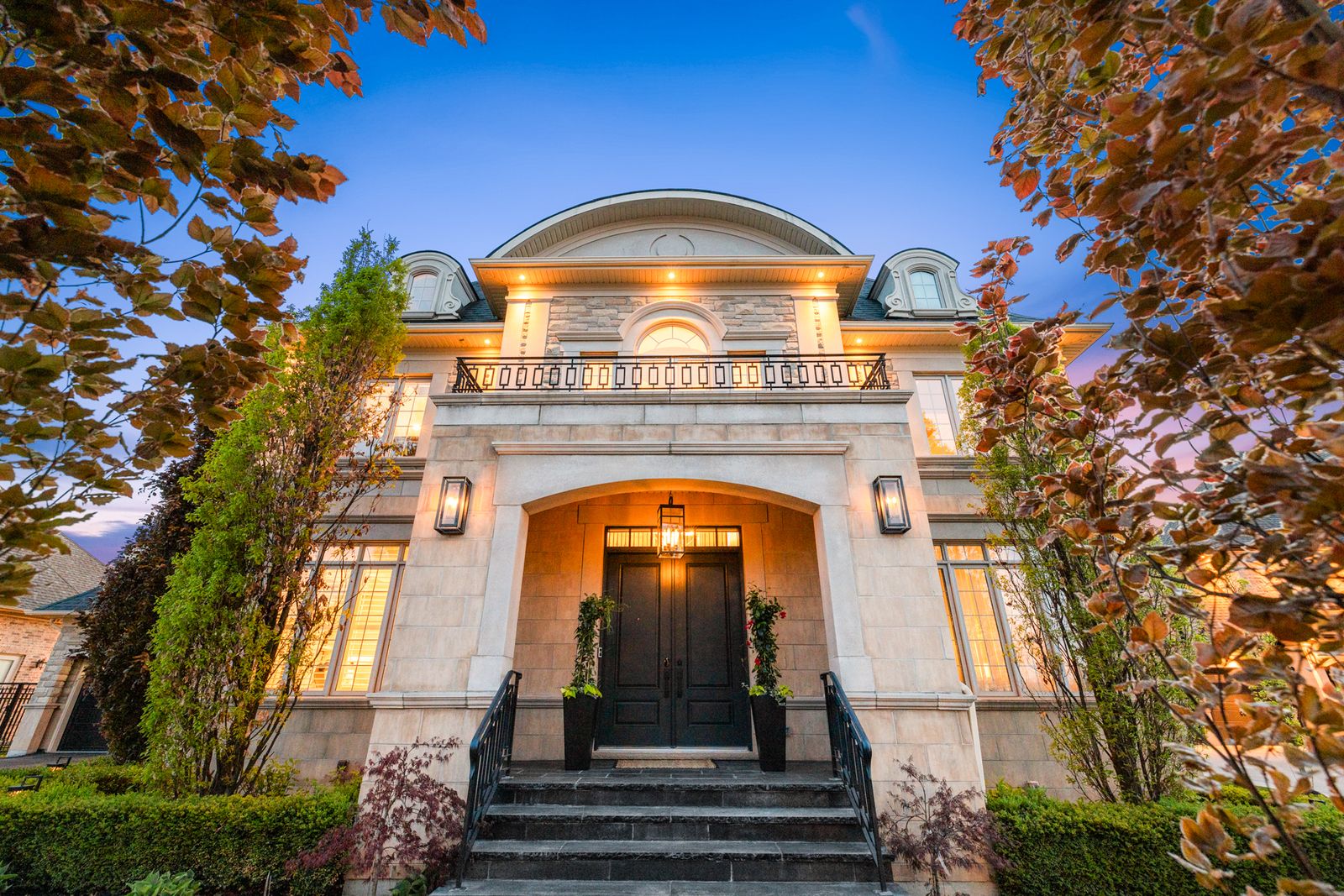 Photo 3 of 32 in Elegant Custom Estate with Resort-Style Outdoor Living ...