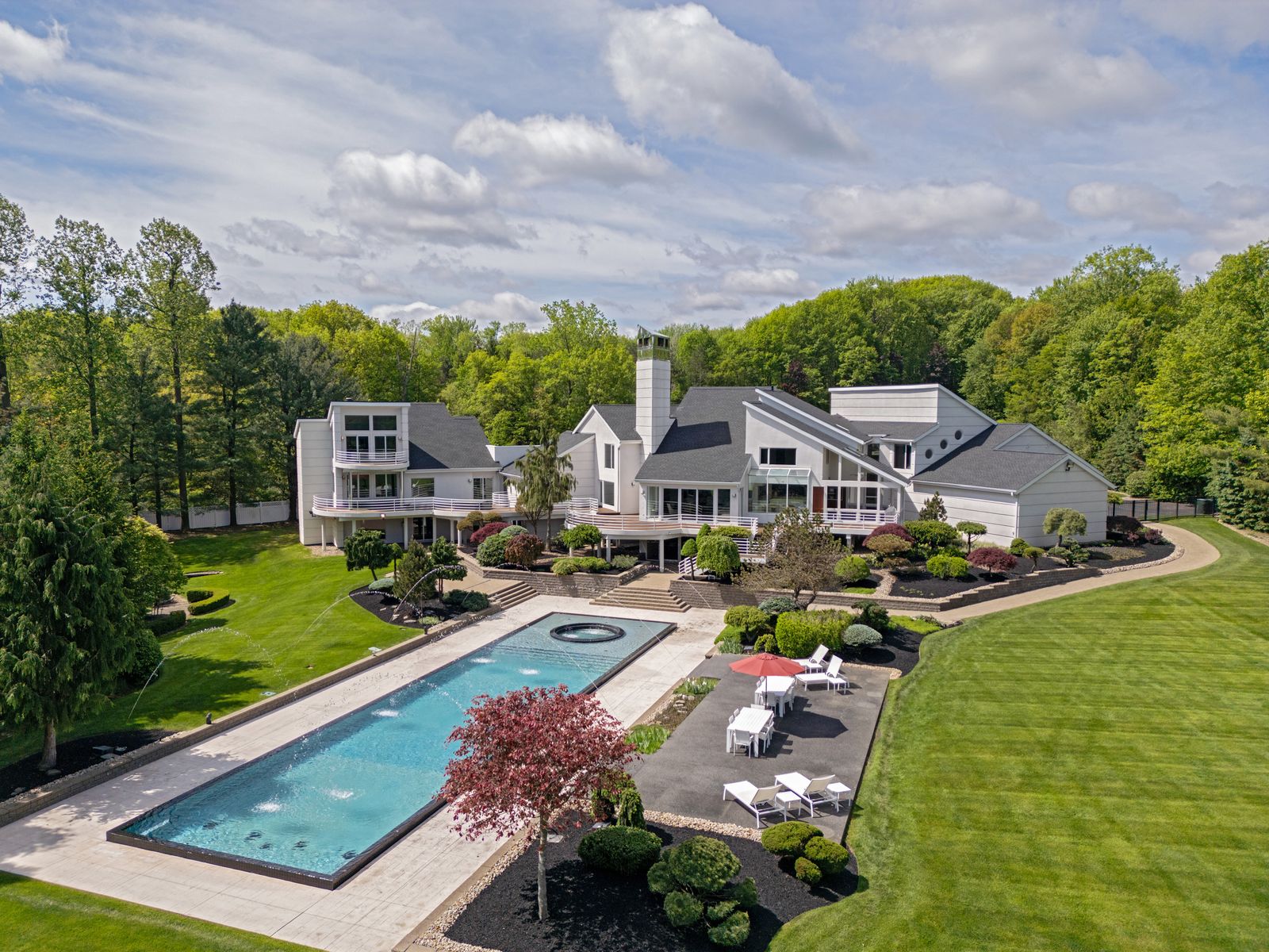 Photo 4 of 43 in Architecturally Significant Estate in a Private ...