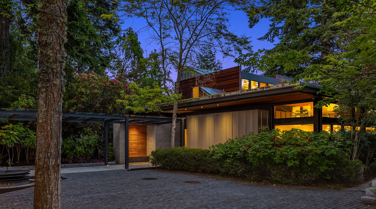 Photo 7 of 15 in Island Modern: A Light-Filled Home Framing Seattle’s ...