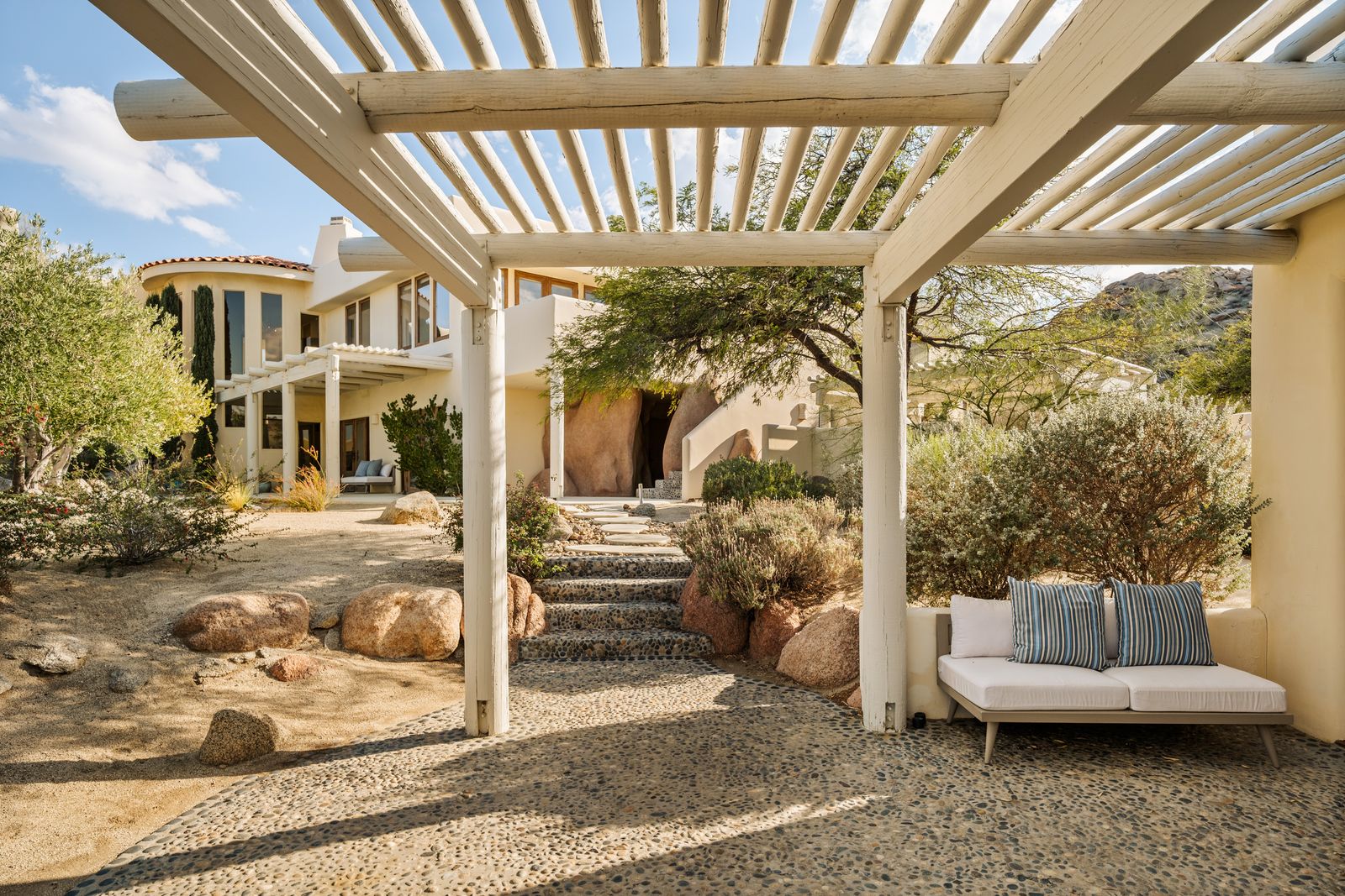 Photo 12 of 16 in Villa Palm Seco: The Desert’s Most Private Retreat by ...