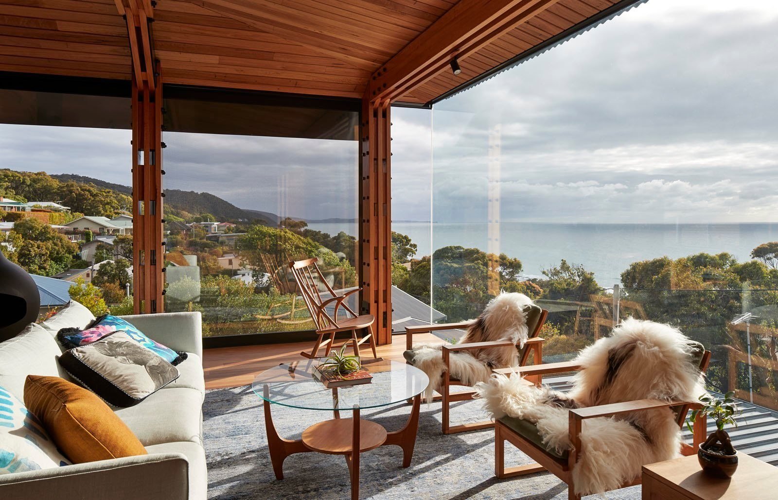 Photo 5 of 12 in A Great Ocean Road Shack With a View Gets a ...