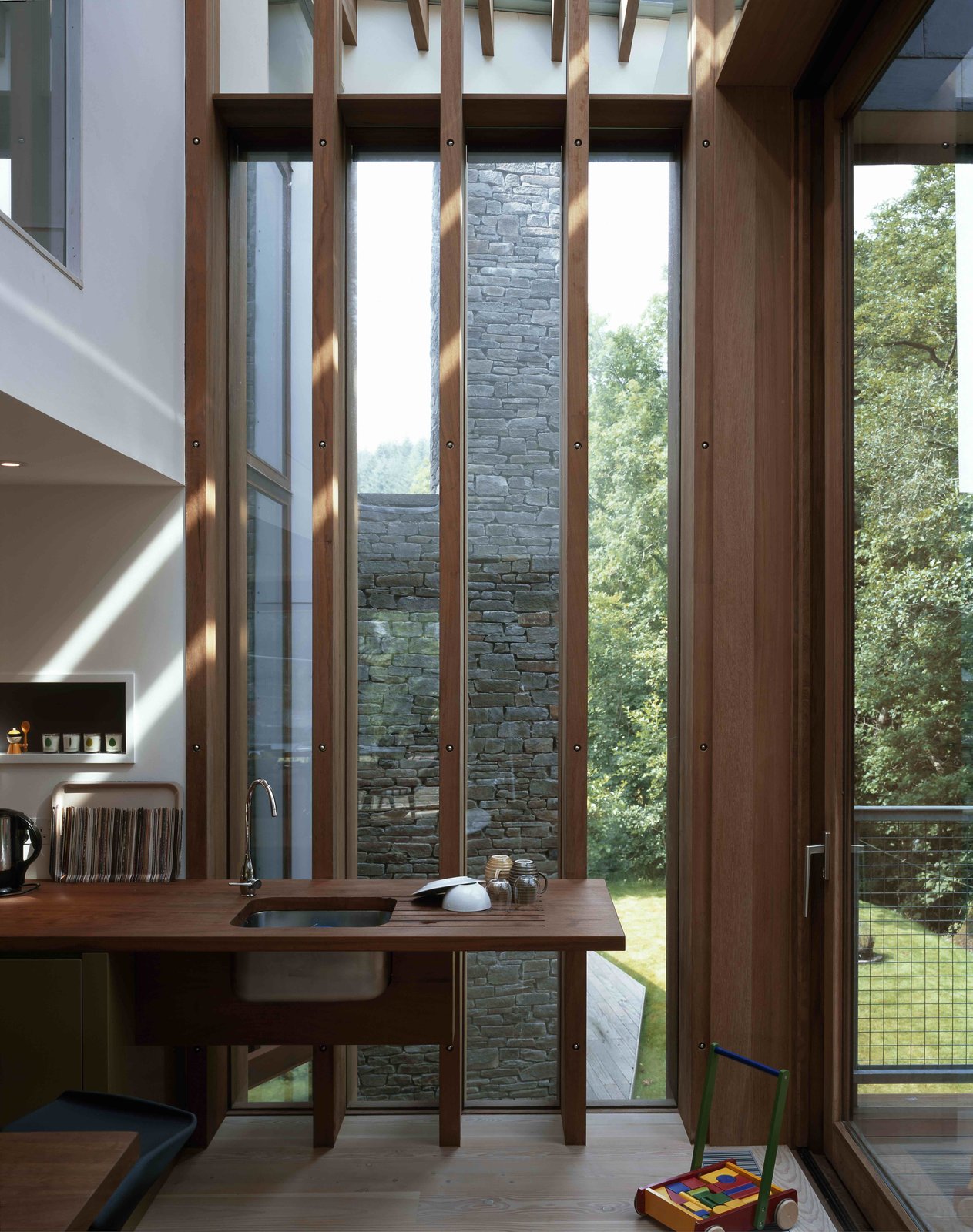 Photo 6 of 9 in A Hovering House in the Welsh Hills That You Can Call ...