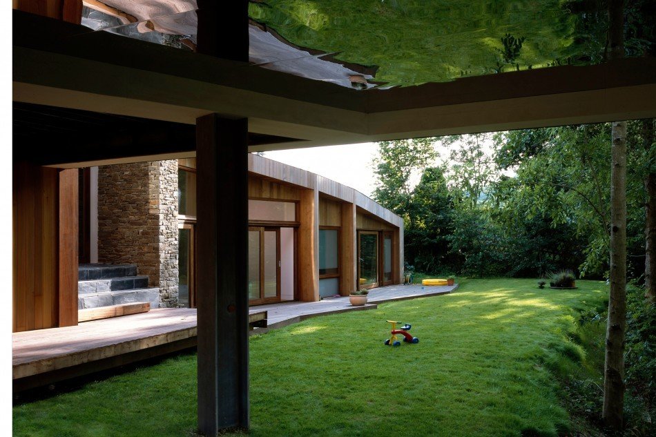 Photo 8 of 9 in A Hovering House in the Welsh Hills That You Can Call ...