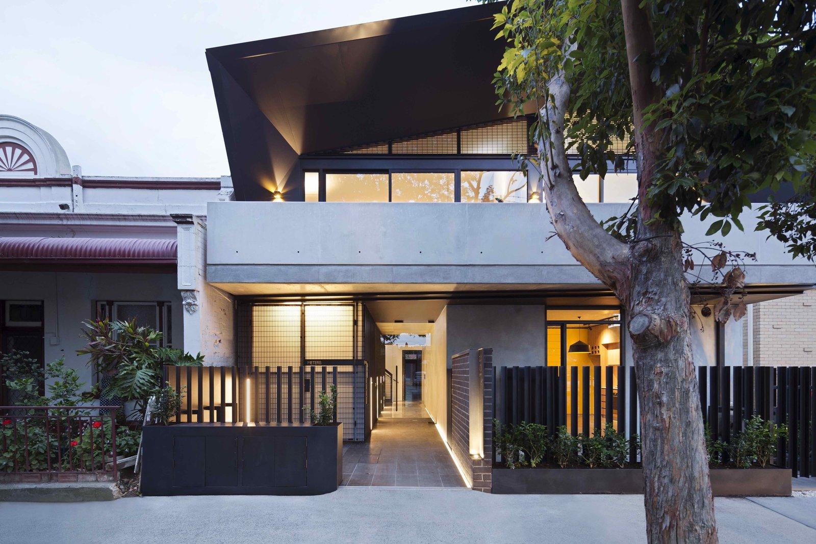 Photo 1 of 14 in What Looks Like a Single Dwelling in Melbourne ...