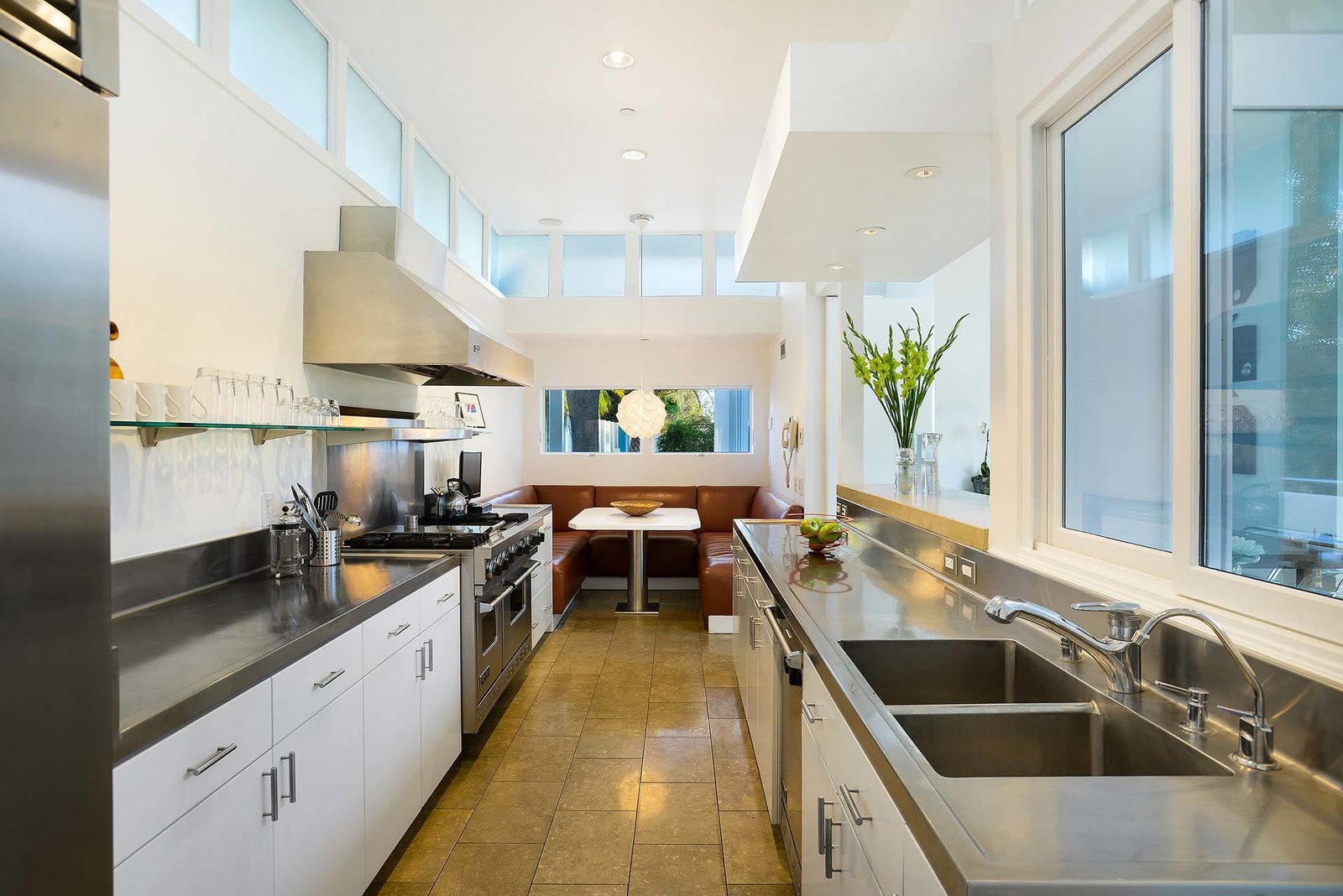 Photo 6 of 13 in Actor Brendan Fraser’s Former Beverly Hills Home Is ...