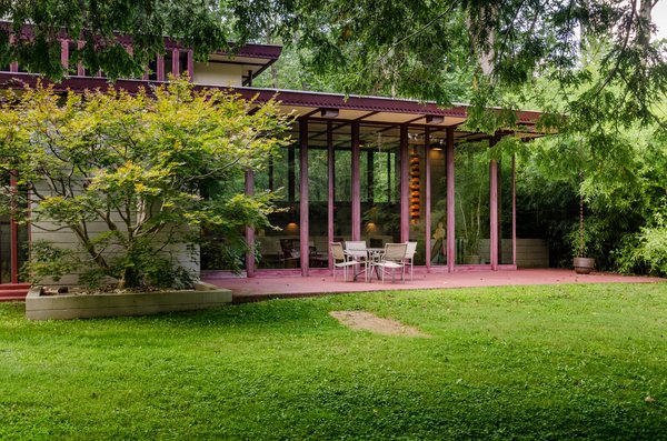 Photo 8 of 17 in The Frank Lloyd Wright-Designed Louis Penfield House ...