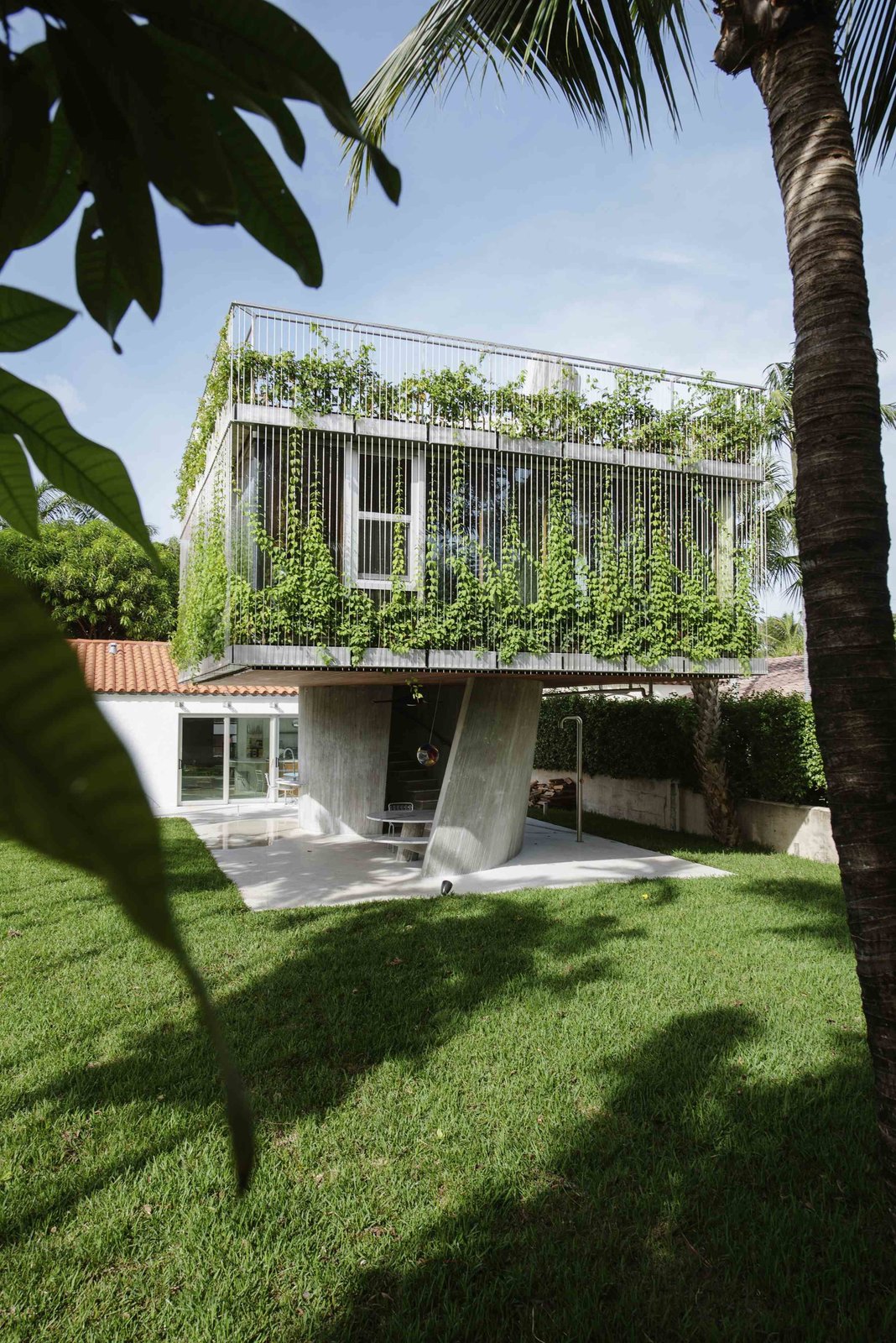 Photo 19 of 19 in 9 Best Homes With Interesting Screened Facades - Dwell