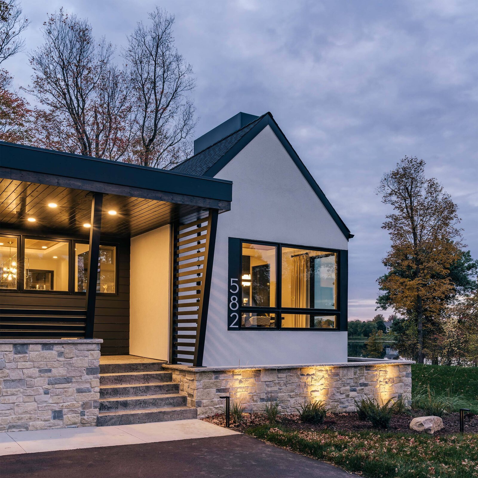 Photo 12 of 17 in The Peninsula Point Residence by Sustainable 9 Design ...