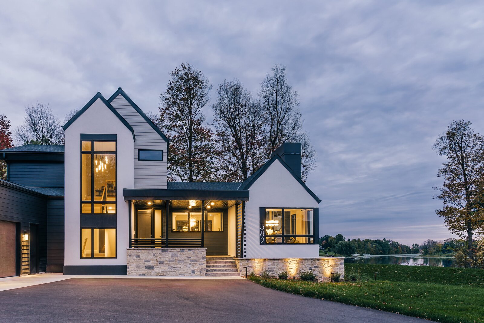 Photo 13 of 17 in The Peninsula Point Residence by Sustainable 9 Design ...